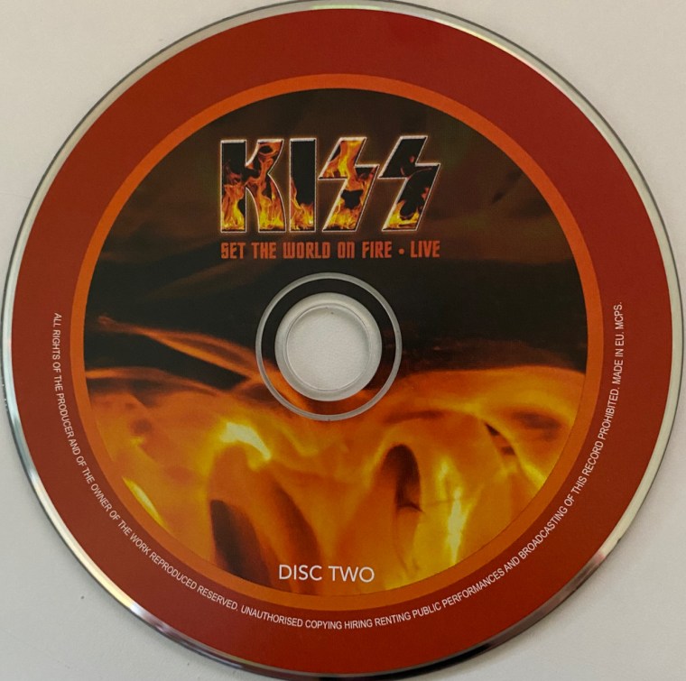 Kiss – ‘Set The World on Fire: Live’ Box Set – Album Review (The ...