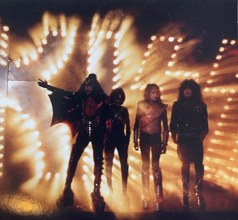 Kiss – ‘Ikons’ (2008) – Album Review (The Kiss Review Series) – 2 Loud ...